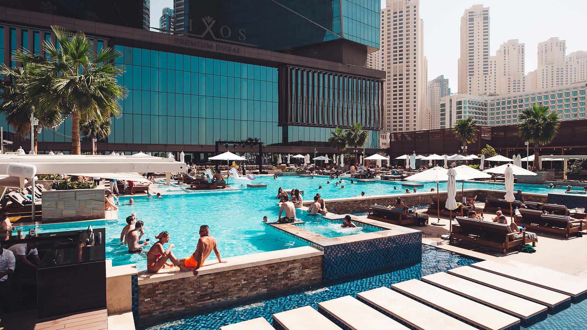 מועדון חוף התכלת - גן עדן אקזוטי שאתם חייבים לבקר | 🌴 DUBAI