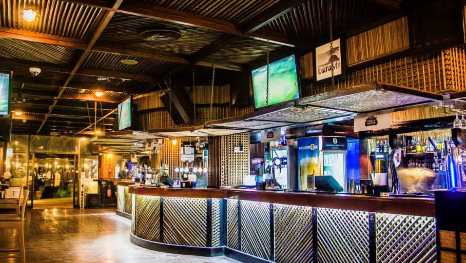 מועדון חוף בארסטי ביץ' קלאב | DUBAI