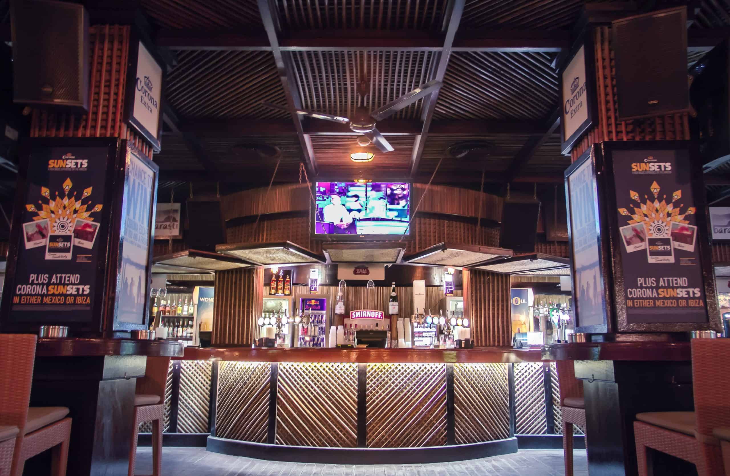 מועדון חוף בארסטי ביץ' קלאב | DUBAI