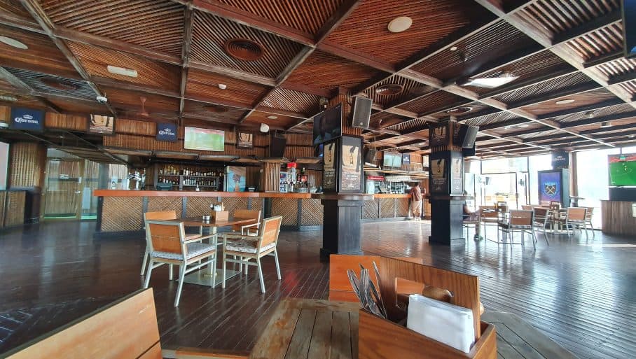 מועדון חוף בארסטי ביץ' קלאב | DUBAI