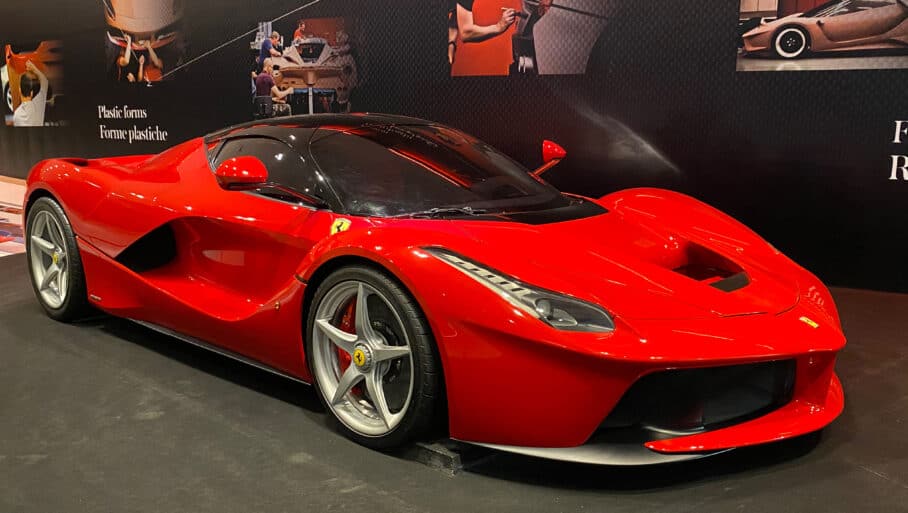 פארק פרארי בדובאי • פארק השעשועים של מותג המכוניות - דובאי 🌴